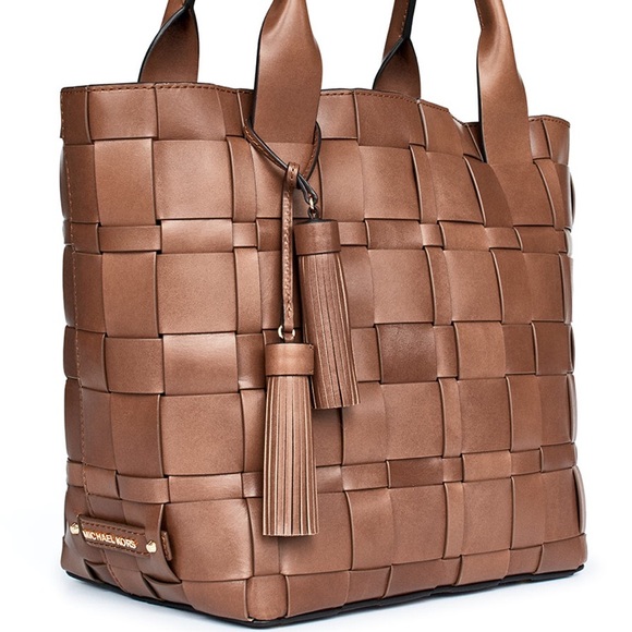 KORS Michael Kors | Bags | Inlove Nwts Michael Kors Vivian Woven Tote ...